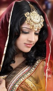 50 Latest Mang Tika Designs for Brides and Weddings (2022)